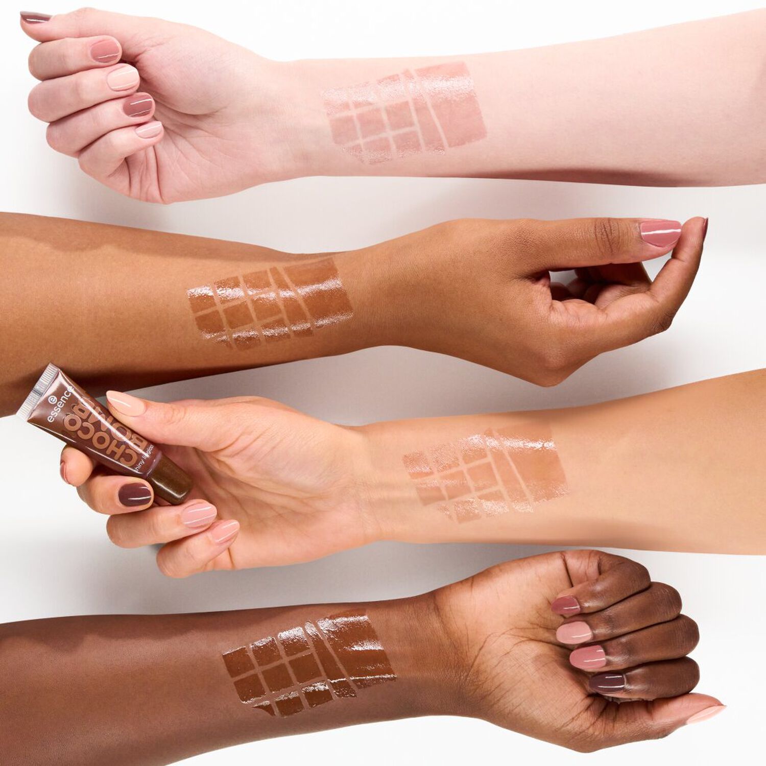 Choco Bomb, Gloss Ultra-Brilliant Parfum Chocolate 10 ml - Essence | MyOrigines Produit